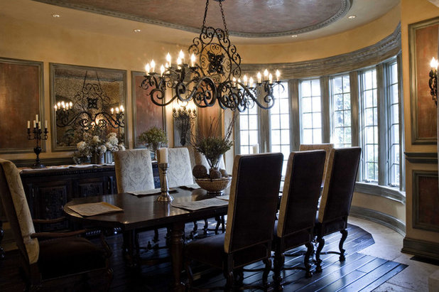 Ways with Moulding in the Dining Room