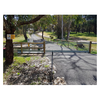 Auto Gate - Farmhouse - Entry - Perth - by Rural Landscaping Company ...