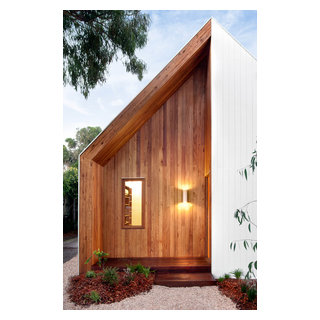 Barwon Heads Beach House entry alcove - Contemporary - Entrance ...