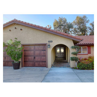 Classic Entry Door Design Ideas - Classique - Entrée - Orange County ...