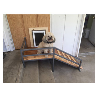 Coco's Ramp - Farmhouse - Entry - Sacramento - by Jason Hamby ...