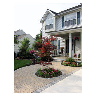 Creative Paver Front Entry w Planters - Traditional - Entry - DC Metro ...