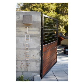 Driveway Entry Gates - Modern - Entry - San Francisco - by Simmonds ...