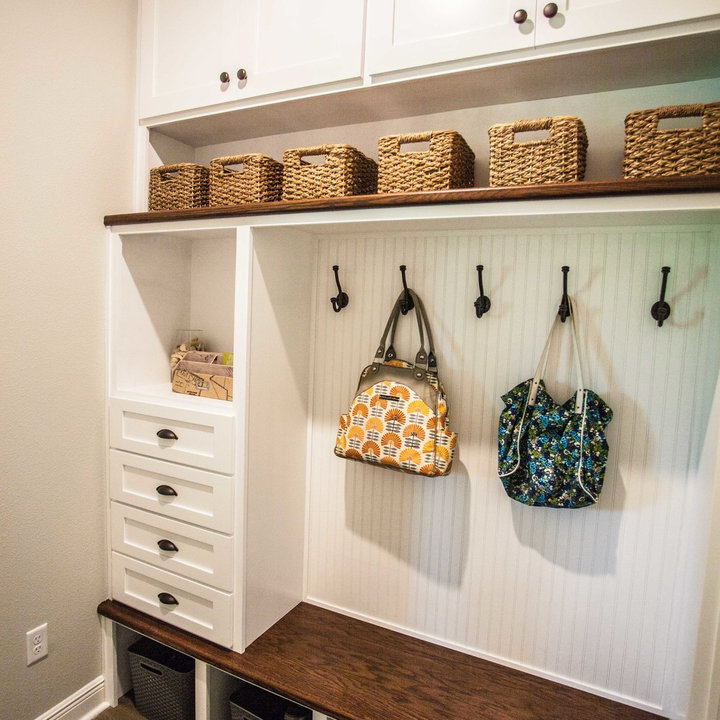 75 Farmhouse Mudroom Ideas You'll Love - September, 2025 | Houzz