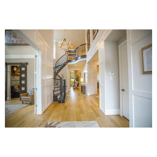 Foyer with Wood Paneling - Contemporain - Entrée - Houston - par ...