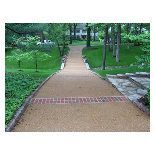 Ladue, Missouri exposed aggregate driveway with brick banding - Garden ...