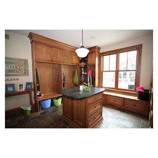 Lockers - Traditional - Entry - Milwaukee - by Cabinetry Plus | Houzz