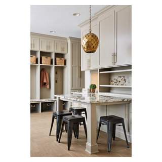 Plymouth Mudroom - Entry - Minneapolis - by Molly Howe Design | Houzz
