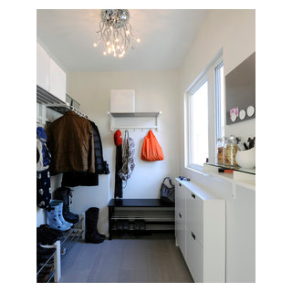 Scandinavian Entry - Scandinavian - Entry - Ottawa | Houzz