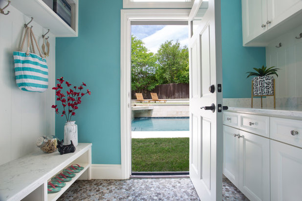 10 Bold Paint Colors to Perk Up an Entryway