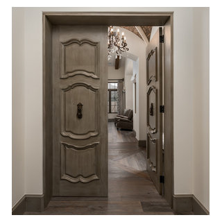 Top 10 Mansions by Fratantoni Design - Rustic - Entry - Phoenix - by ...