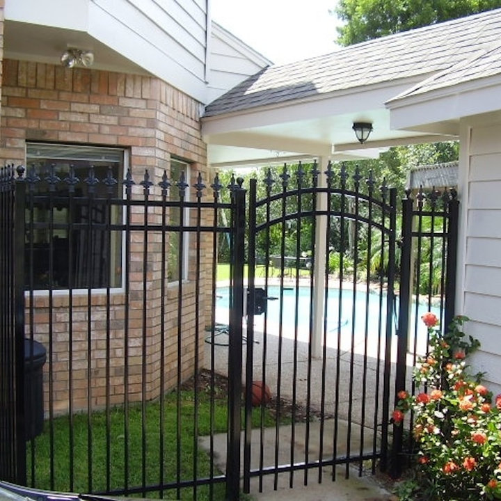 Breezeway Gate - Photos & Ideas | Houzz