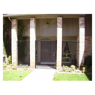 Walkthrough and Breezeway Gates - Entrada - Houston - de TIM'S FENCES ...