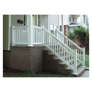 WHITE TRADITION PVC Railing - Entry - New York - by Bergen Fence | Houzz