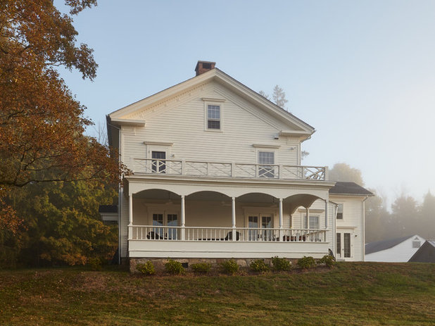 Houzz Tour: Treading Carefully With an 1820 Connecticut Farmhouse