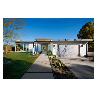 9500 Series Bi-Fold Doors & Windows - Modern - House Exterior - Phoenix ...