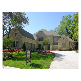 Aberdeen - Traditional - Exterior - Dallas - by Canterbury Custom Homes ...