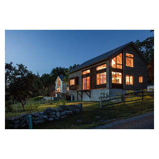 Addison Barn Guesthouse - Farmhouse - Exterior - Burlington - by Silver ...