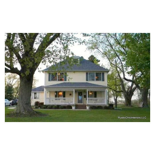 Square farmhouse store