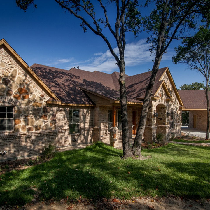 75 Beautiful Drive Through Portico Home Design Ideas & Designs | Houzz AU