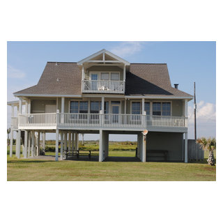 Beach Houses - Beach Style - Exterior - Houston - by Pelco Builders | Houzz