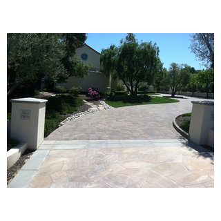 Belgard Catalina Slate Stone Paver Driveway with Anglia Edging in Bella ...