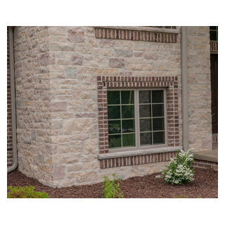 Bellevue Buff Natural Thin Stone Veneer Exterior - Clásico - Fachada ...