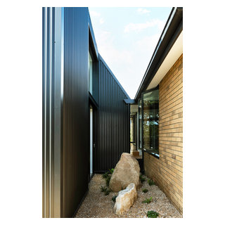 Binary House - Modern - House Exterior - Sydney - by Christopher Polly ...