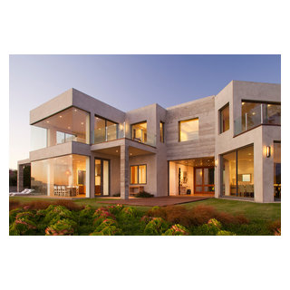 Birdview - Coastal - House Exterior - Los Angeles - by Burdge ...