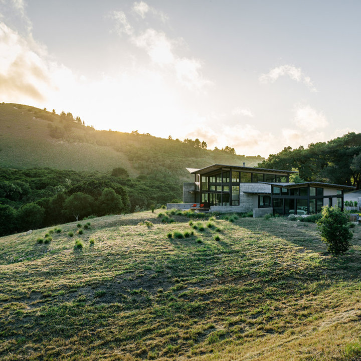 75 Beautiful Butterfly Roof Home Design Ideas & Designs | Houzz AU