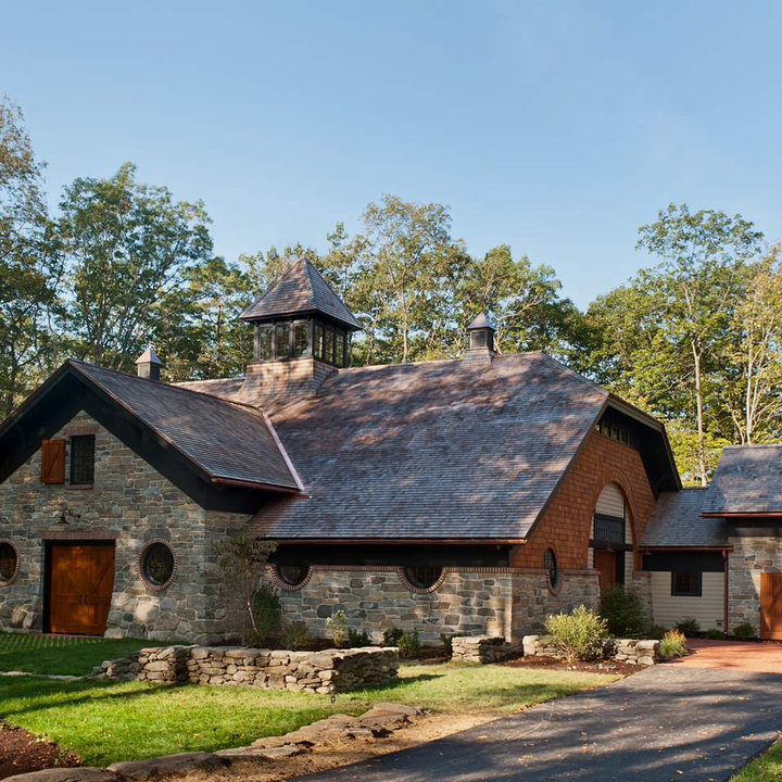 Carriage Barn - Photos & Ideas | Houzz