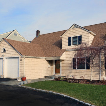 Light Maple Vinyl Siding Ideas - Photos & Ideas | Houzz