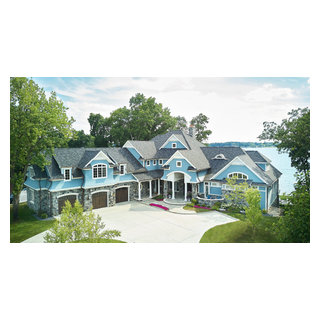 Classic Lake House - Craftsman - Exterior - Grand Rapids - by Glas ...