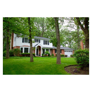 Colonial Style Home Lake Forest IL in James Hardie Siding & Trim ...