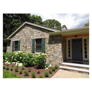 Colonial Style Ranch with Dry-Fit Natural Stone Accents - Traditional ...