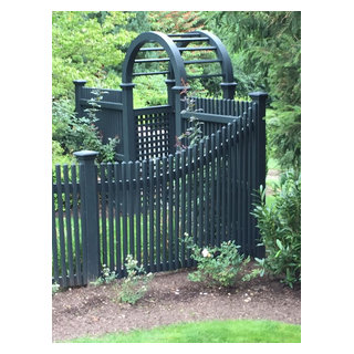 Connecticut Picket Fence with Swept Panel & Arbor - Traditional ...