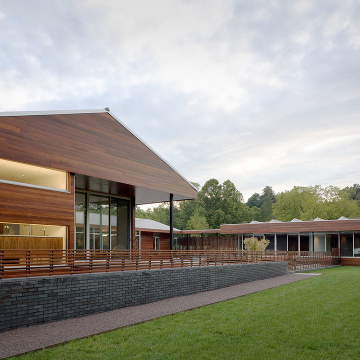 U Shaped House: Photos, Designs & Ideas