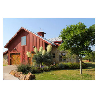 Custom Built Ranch House - Farmhouse - Exterior - Dallas - by Travis ...