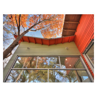 Custom Overhangs with Commercial Windows - Contemporary - House ...