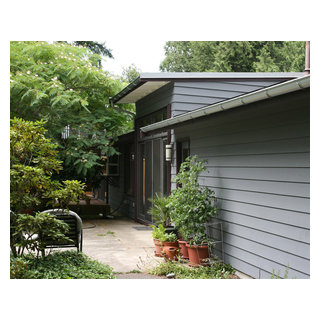 Dormer pop-out provides daylight deep into space - Contemporary ...
