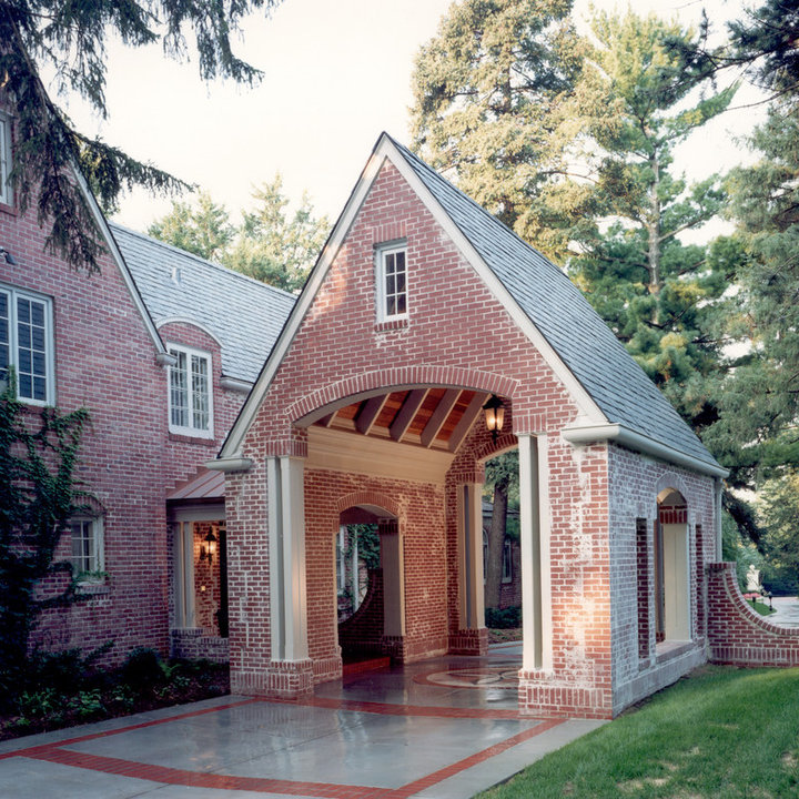 75 Beautiful Drive Through Portico Home Design Ideas & Designs | Houzz AU