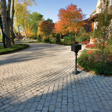 Half Circle Driveways - Photos & Ideas | Houzz