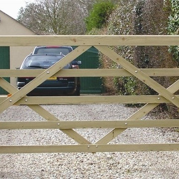 English Garden Fence - Photos & Ideas | Houzz