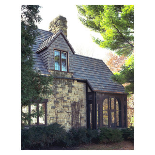 English Shingle - Traditional - Exterior - Vancouver - by Vande Hey ...