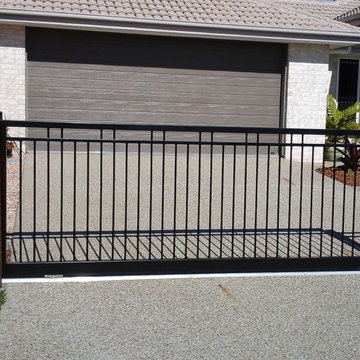 Modern Tubular Gate - Photos & Ideas | Houzz