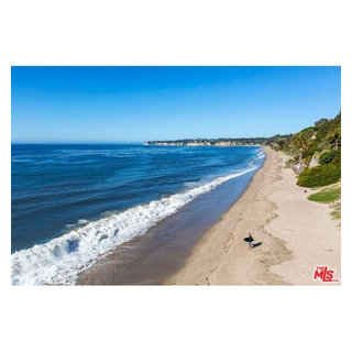 Escondido Beach Road, Malibu, CA - Beach Style - Exterior - Los Angeles ...