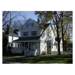 Farm House Style Home - Evanston, IL in Vinyl Siding - Farmhouse ...
