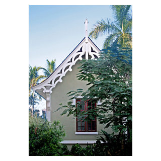 Gothic Garage - Traditional - Exterior - Miami - by Hull Historical | Houzz
