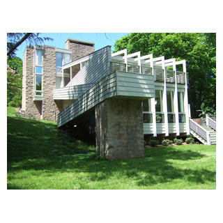 Greenwich modern home with Le Corbusier Villa Savoye inspired ramp ...