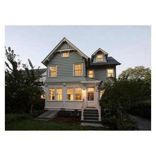 AIA GOLD MEDAL Winner for Design Excellence Family Room with Primary ...